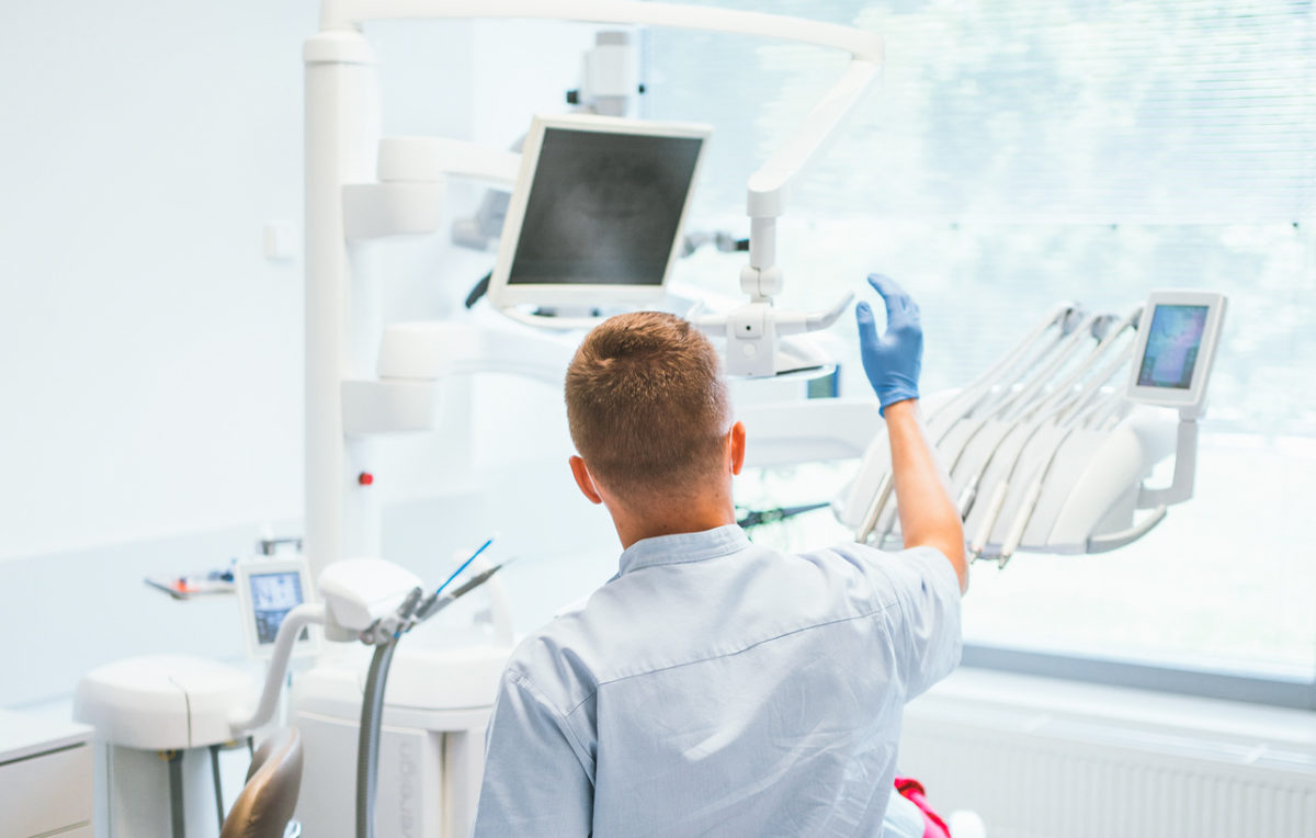 Zápal zuba a jeho príznaky - Schill Dental Clinic